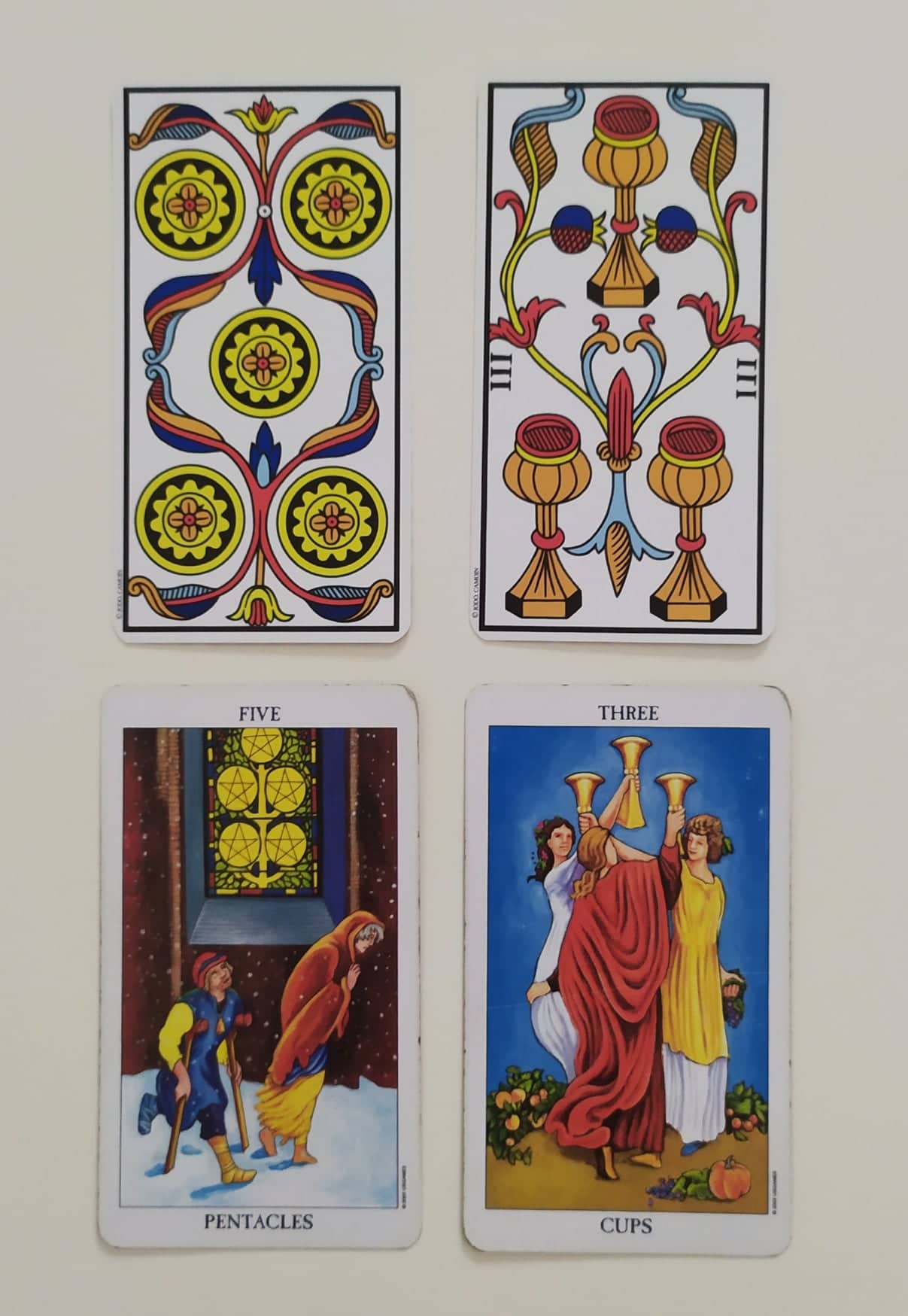 COME SCEGLIERE IL TUO MAZZO DI CARTE O TAROCCHI · Manuela Angelini